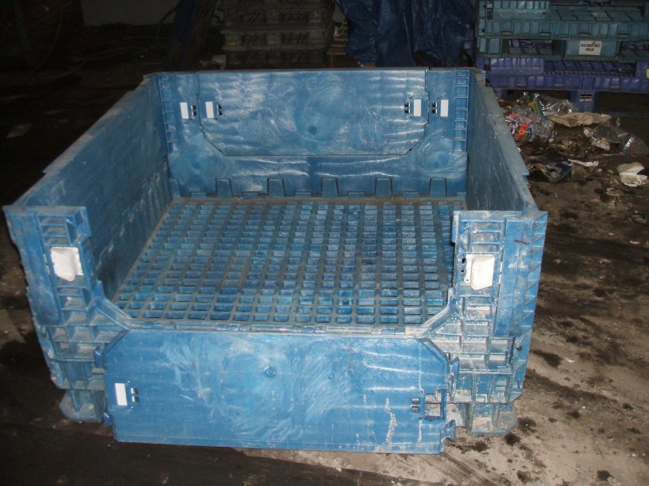 Item #731: Plastic Knock Down Bins 45" x 48" x 25" o/h, gates | RDR ...