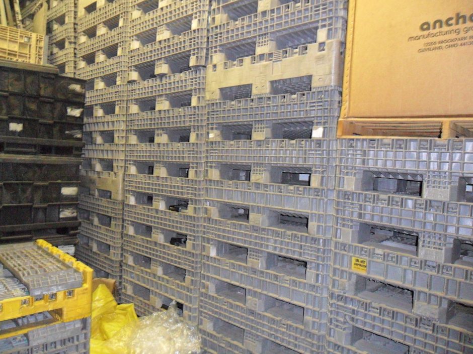 Item #731: Plastic Knock Down Bins 45" x 48" x 25" o/h, gates | RDR ...